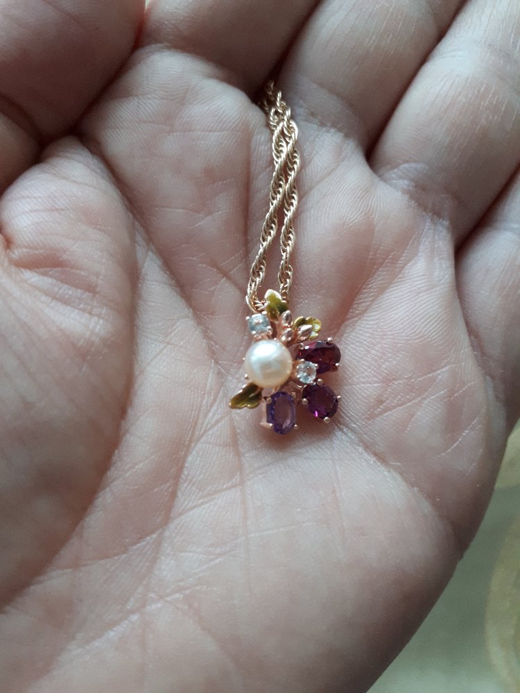 Серебряная подвеска с жемчугом, гранатом, топазами и аметистом: красное ...